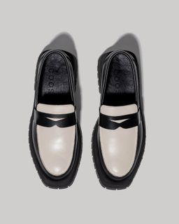 Classic Loafers THE LOGO in Patent Leather - Black | COOSH